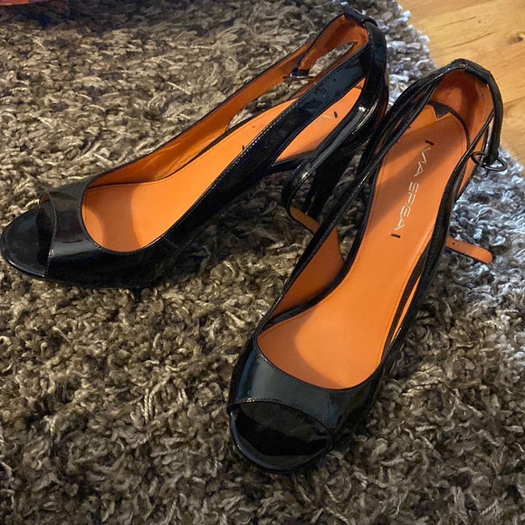 Via Spiga | Shoes | Via Spiga Black Patent Leather Heels Sz 95 | Poshmark